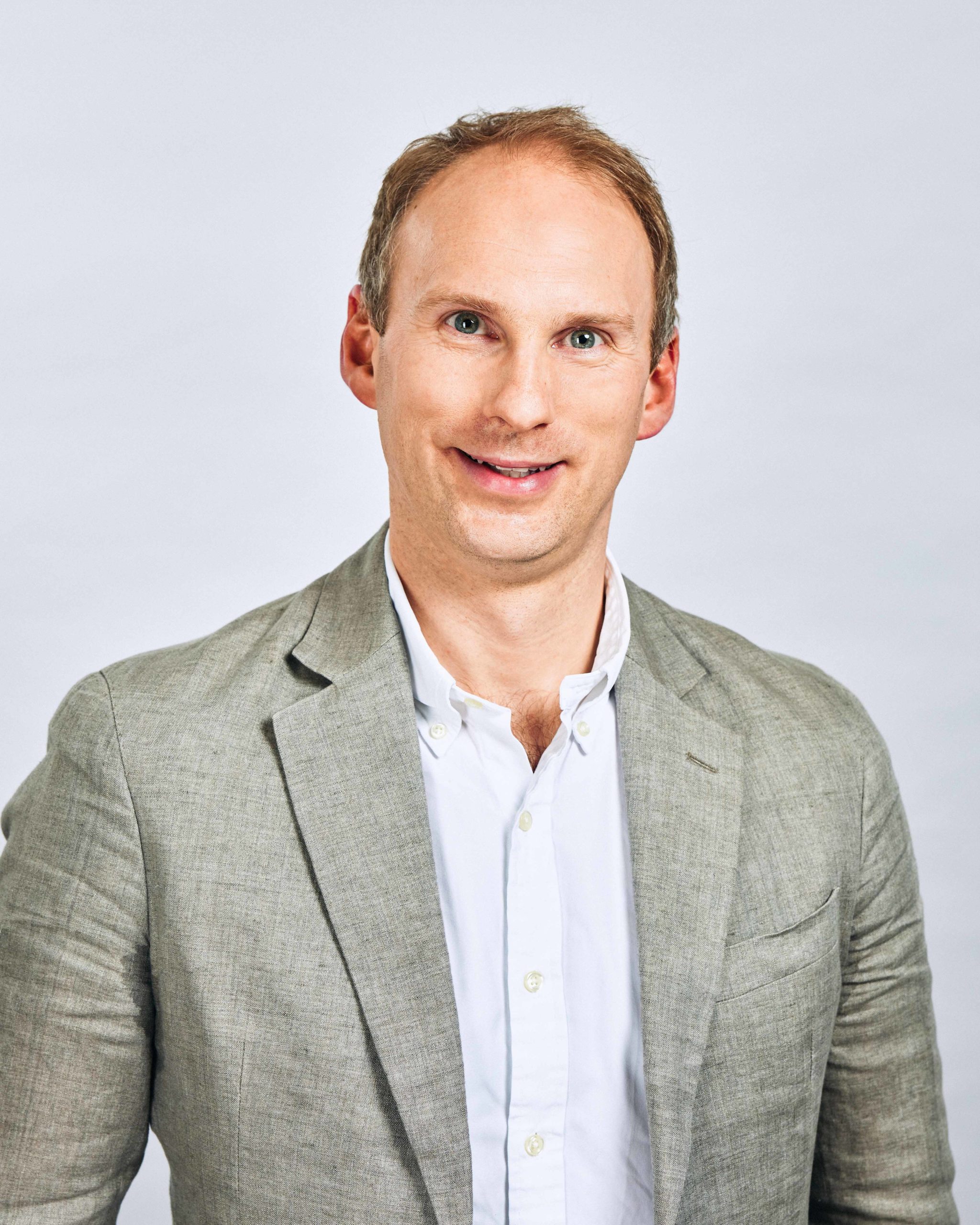 Oliver Thorne - Specialistrisk